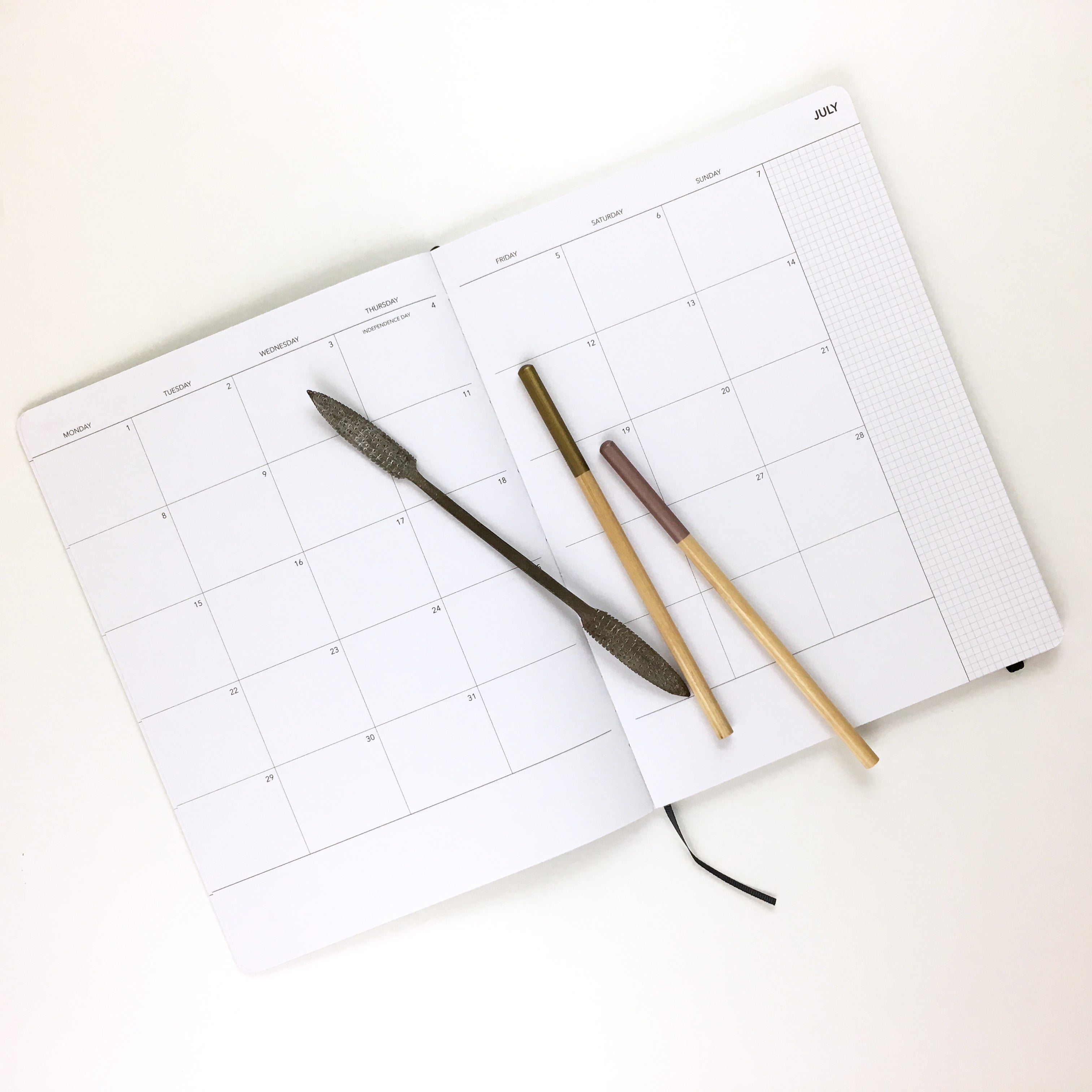 2019 UPstudio Monthly Planner